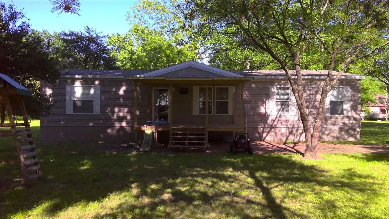 4 bed, 2 bath, 1500 +/- sq foot 2018 manufactured home on 1+/- Acres in ...